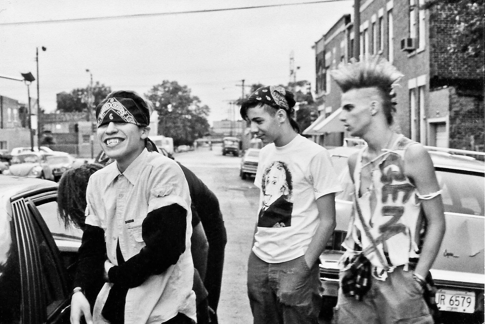 Desafinados: 25 años de Punk en Pilsen y Little Village - contratiempo